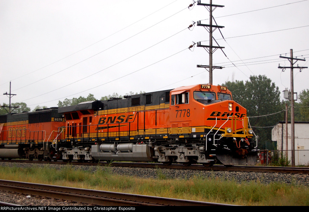 BNSF ES44DC 7778